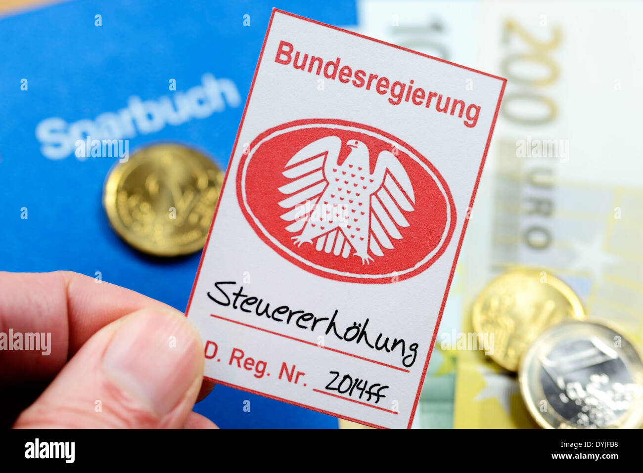 Pfandsiegel mit Bundesadler über Geldscheinen, Symbolfoto ...