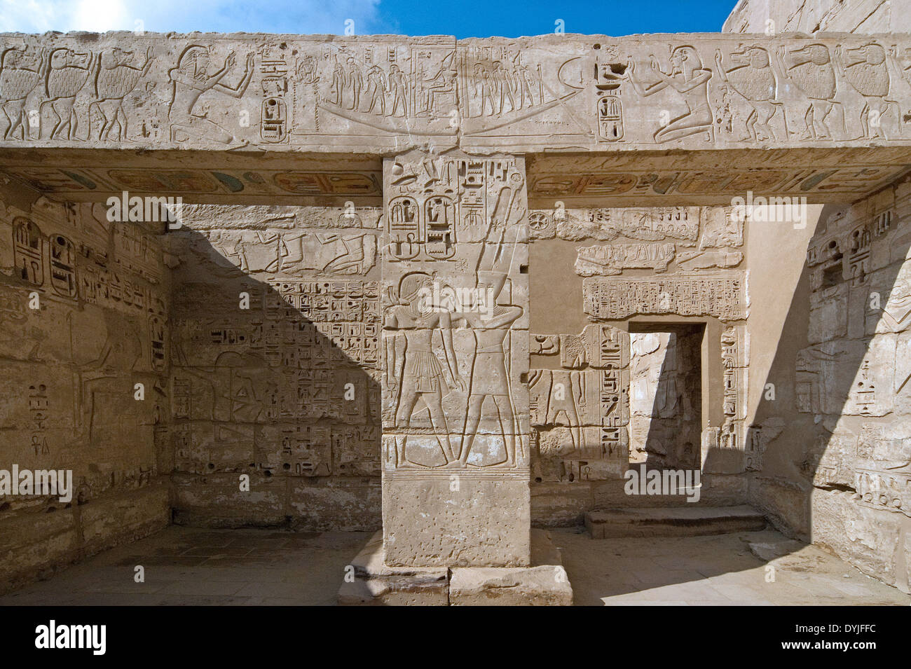Royal palace walls hi-res stock photography and images - Alamy