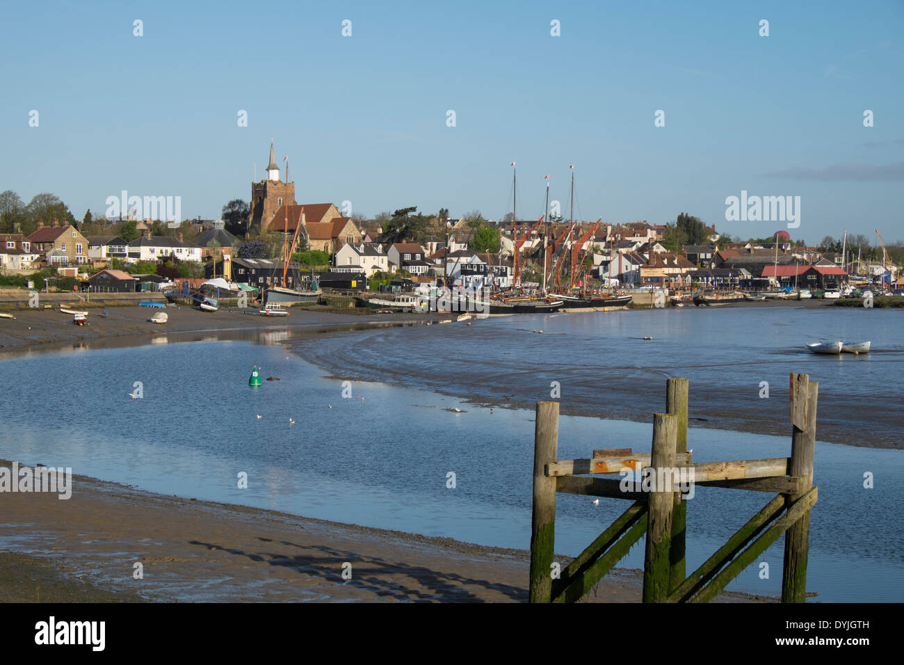 Maldon essex boats hi-res stock photography and images - Alamy