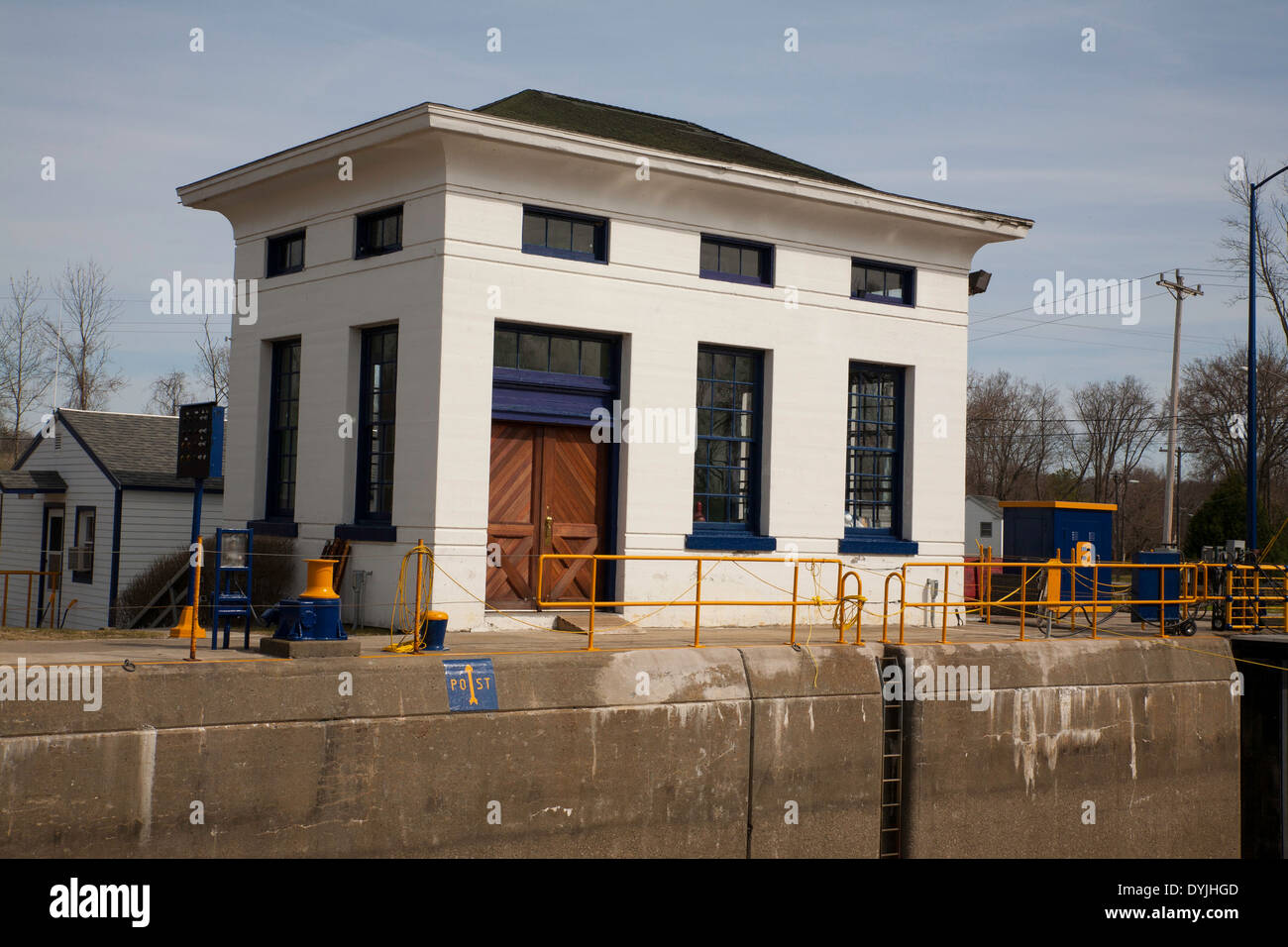 Fort lift hi-res stock photography and images - Alamy