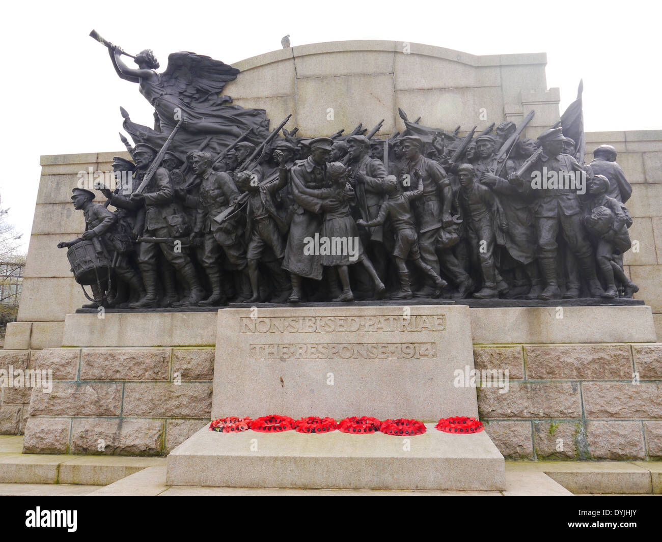 War Memorial to the fallen of WW1 (1914-1918) showing commemorative ...