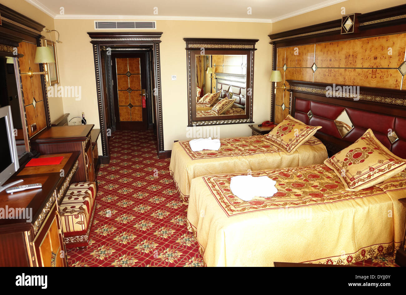 High class travel hi-res stock photography and images - Alamy