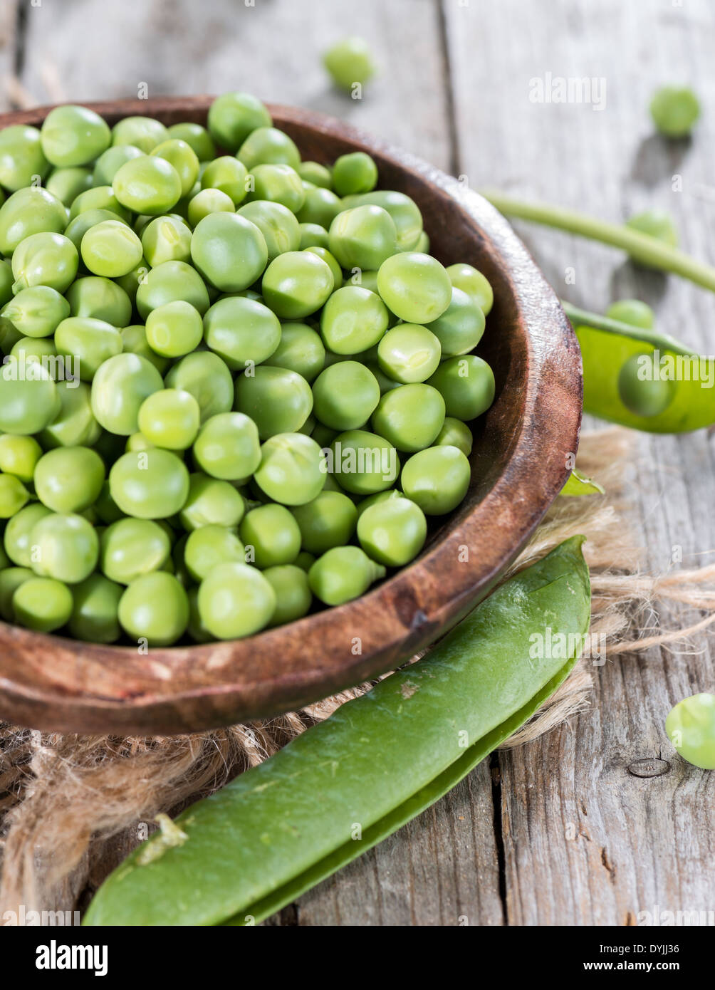 Pea harvest hi-res stock photography and images - Alamy