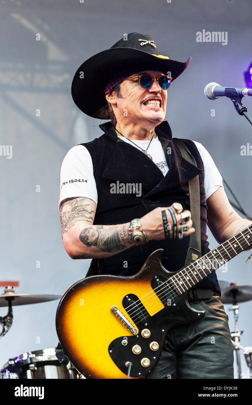 Himself singer hi-res stock photography and images - Alamy