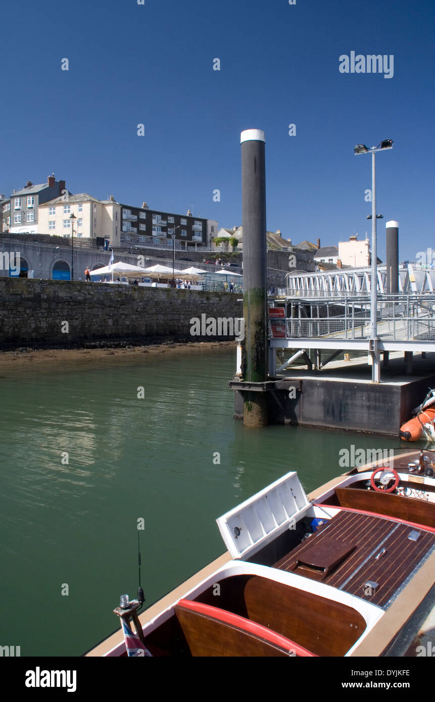 Boat landing stage hi-res stock photography and images - Alamy
