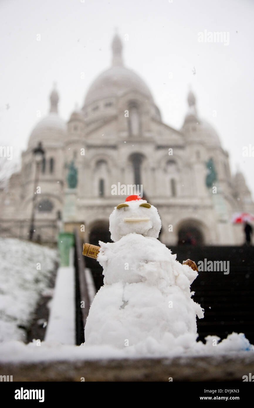 Montmartre, Paris in heavy snow. Rare winter conditions. Montmartre ...