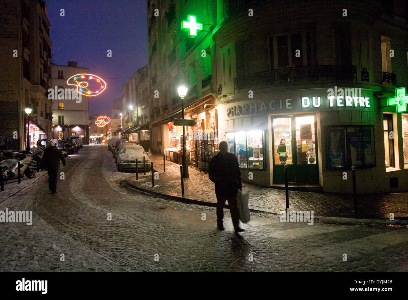 Views overlooking paris hi-res stock photography and images - Alamy