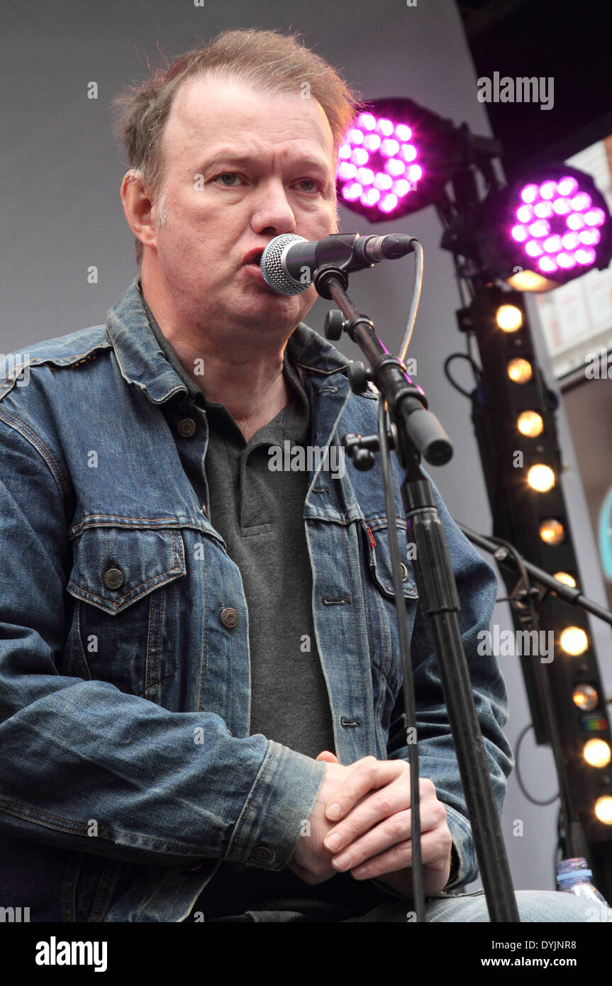 Edwyn collins singer hi-res stock photography and images - Alamy