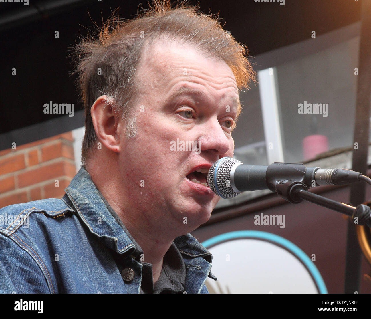 Edwyn collins singer hi-res stock photography and images - Alamy