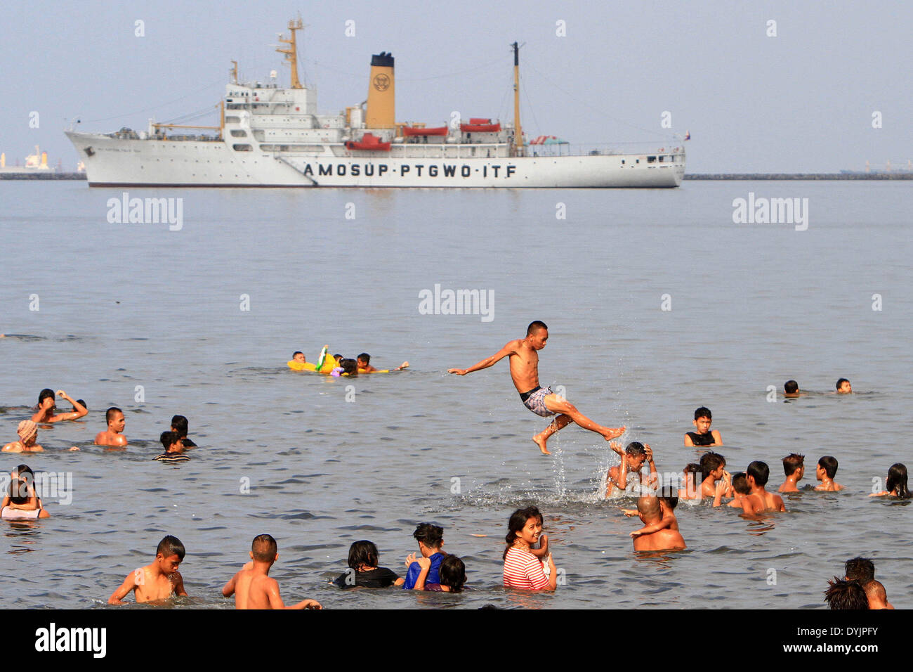 Manila bay swim hi-res stock photography and images - Alamy