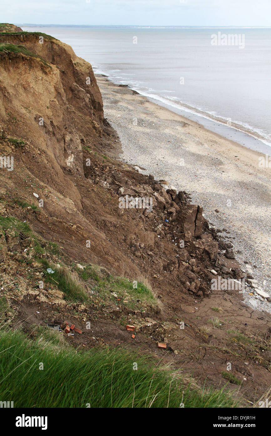 Erosion of clay cliffs on East Yorkshire coast Stock Photo - Alamy