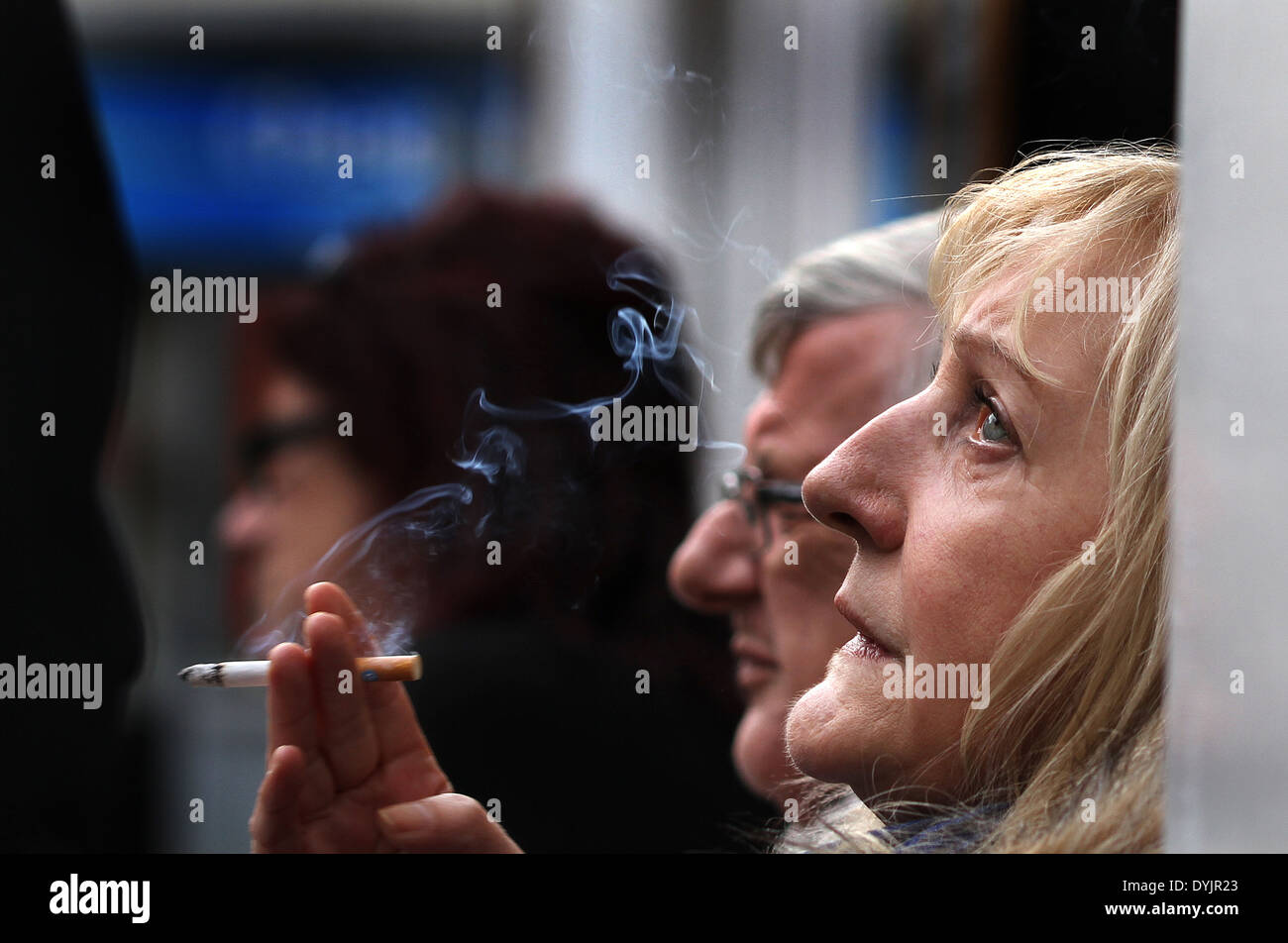 Smoking in a street coffee bar Stock Photo - Alamy