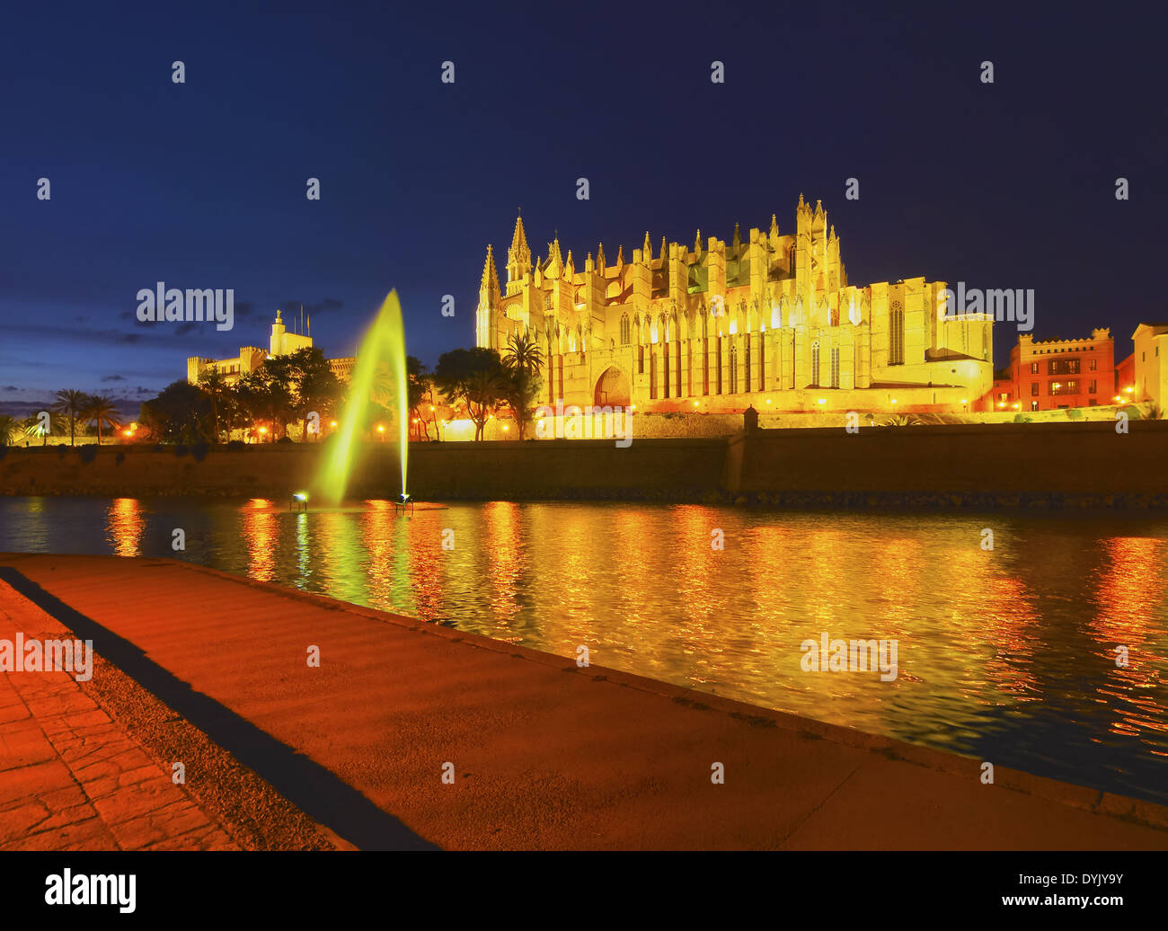 Palma cathedral illuminated dusk hi-res stock photography and images ...