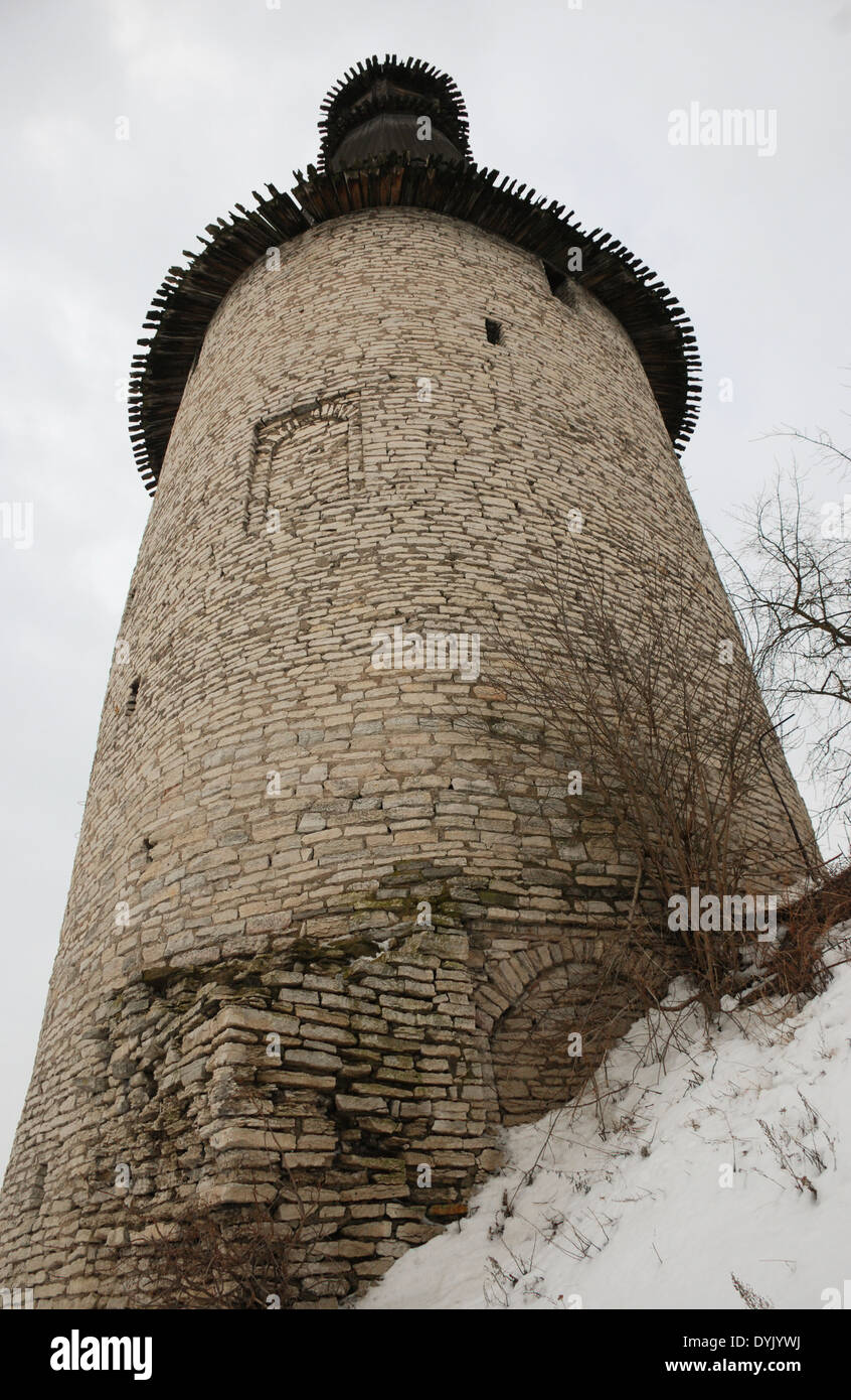 Pskov. The High tower of Kroma. Aspect from bottom Stock Photo - Alamy
