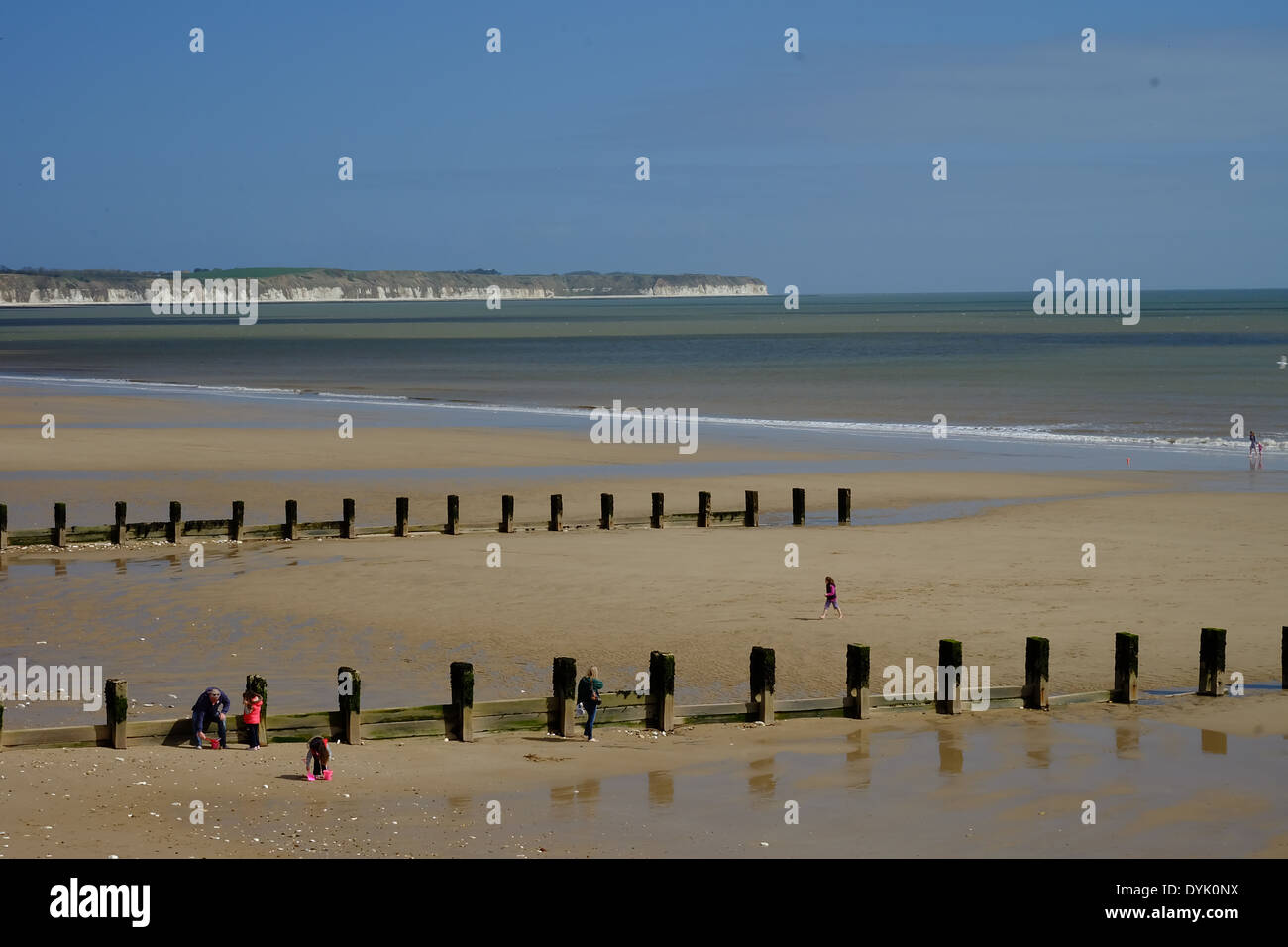 Bridlington groynes hi-res stock photography and images - Alamy