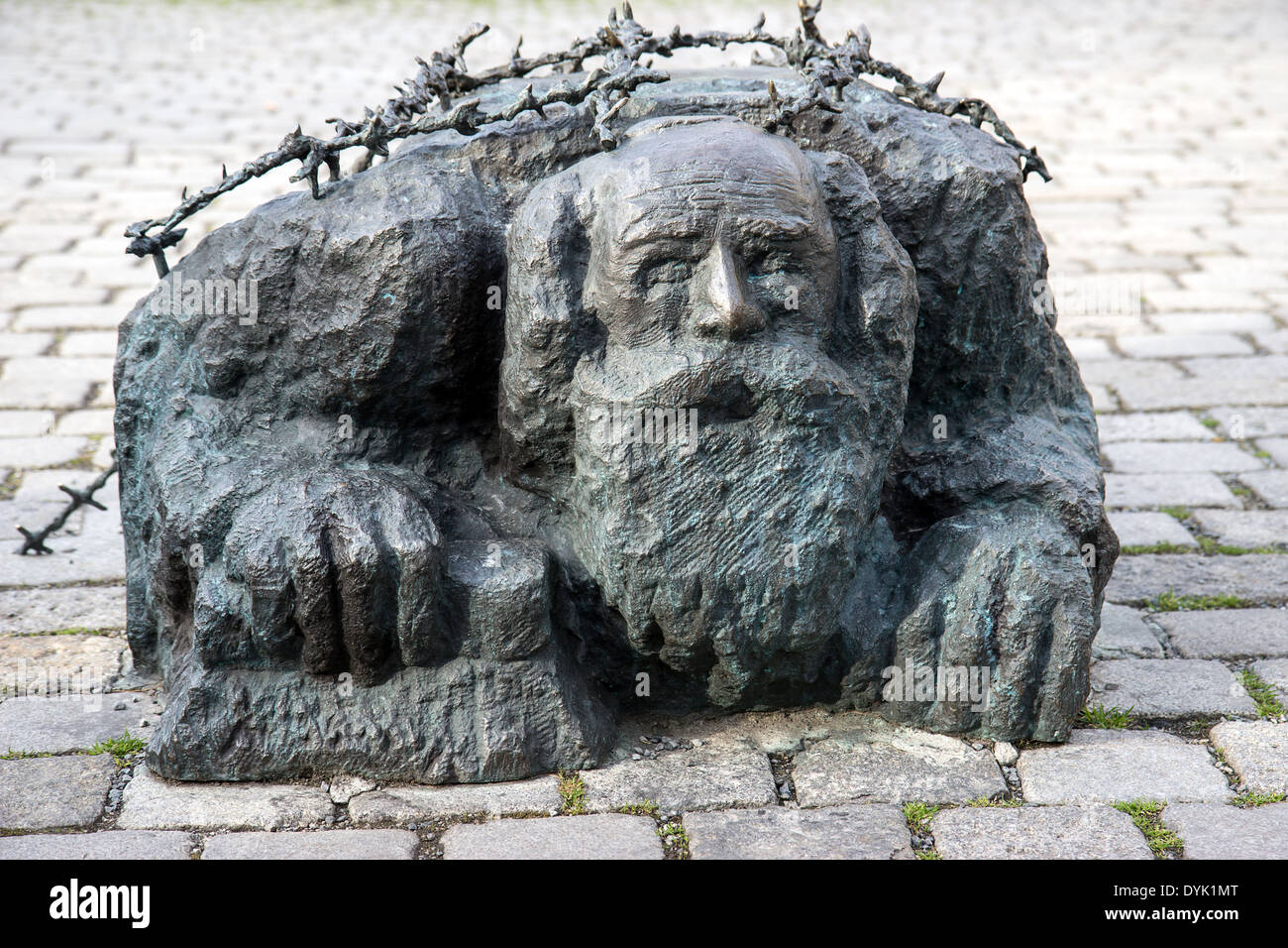 Statue of kneeling Jew Stock Photo - Alamy