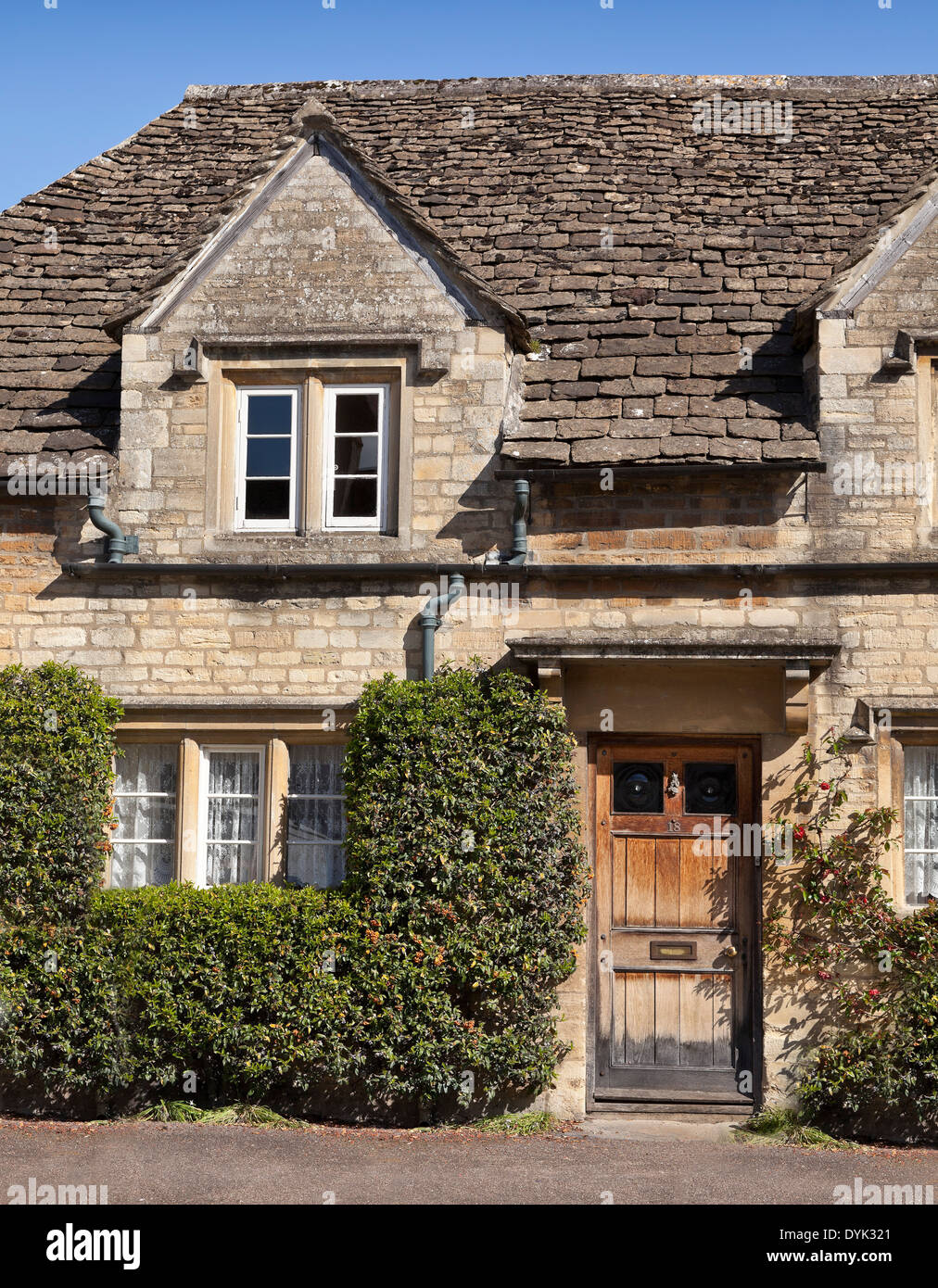 Lacock abbey and village hi-res stock photography and images - Alamy
