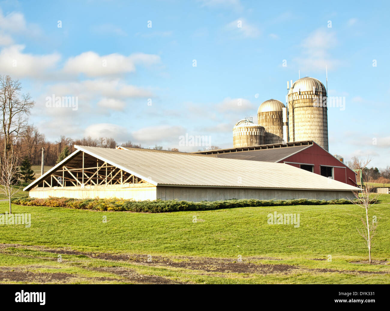 Rustic farm building hi-res stock photography and images - Alamy