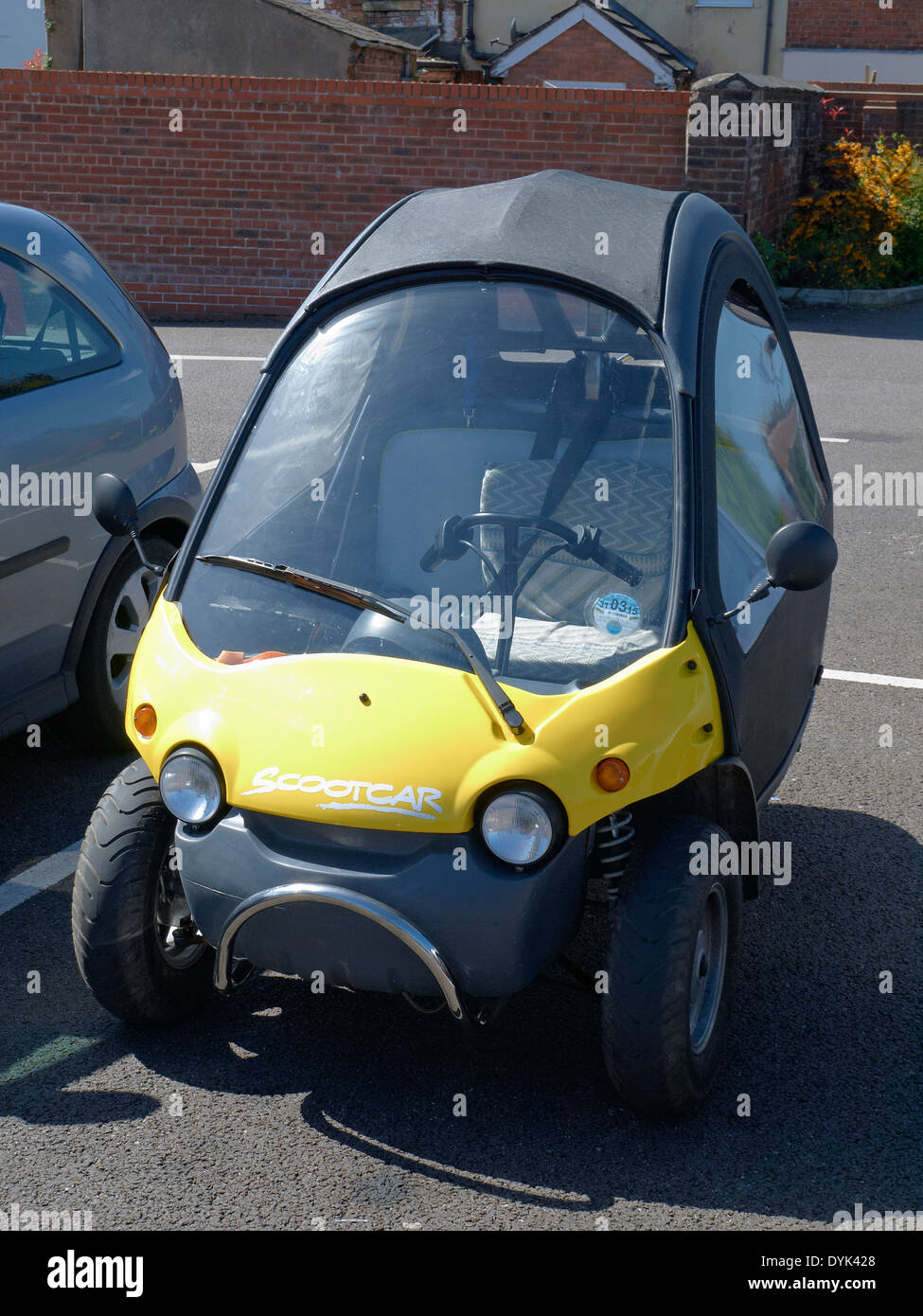 Scoot car hi-res stock photography and images - Alamy