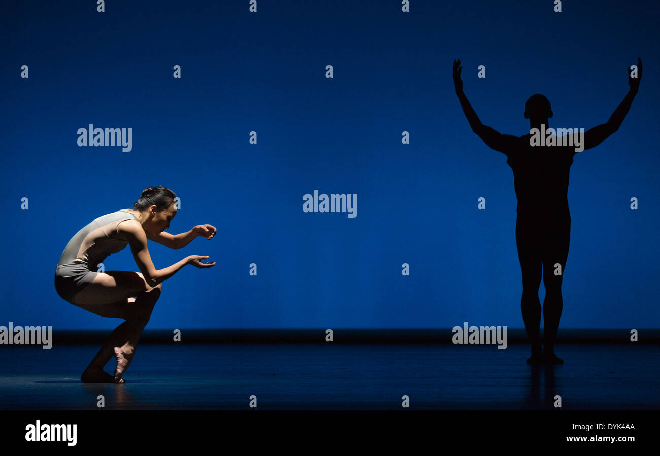 Modern movements hi-res stock photography and images - Alamy