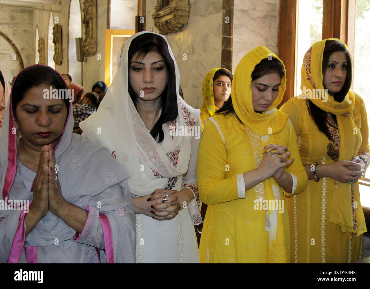 Lahore. 20th Apr, 2014. Pakistani Christians attend Easter Mass in ...
