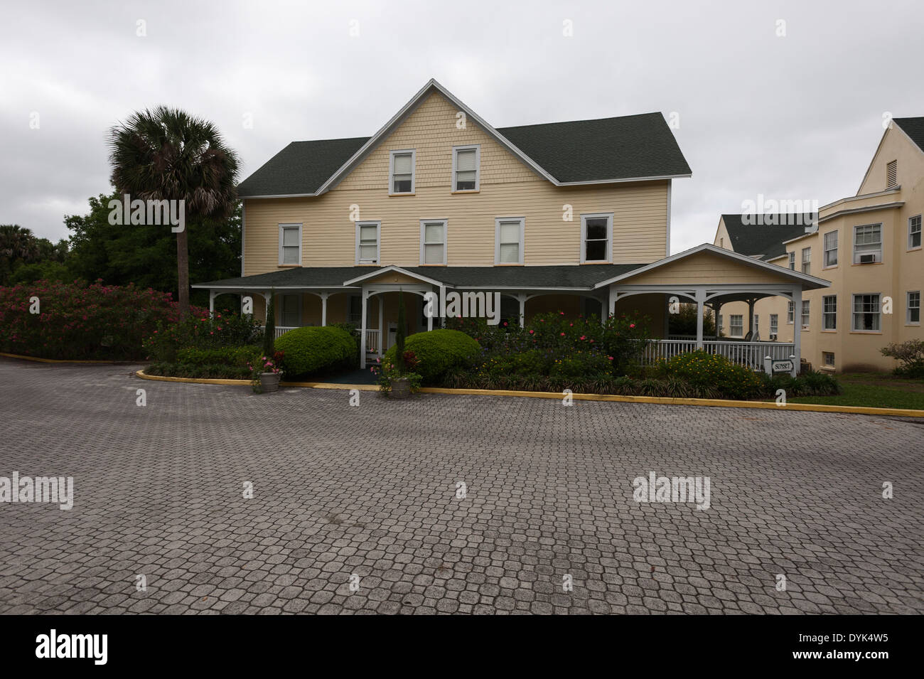 Victorian inn porch hi-res stock photography and images - Alamy