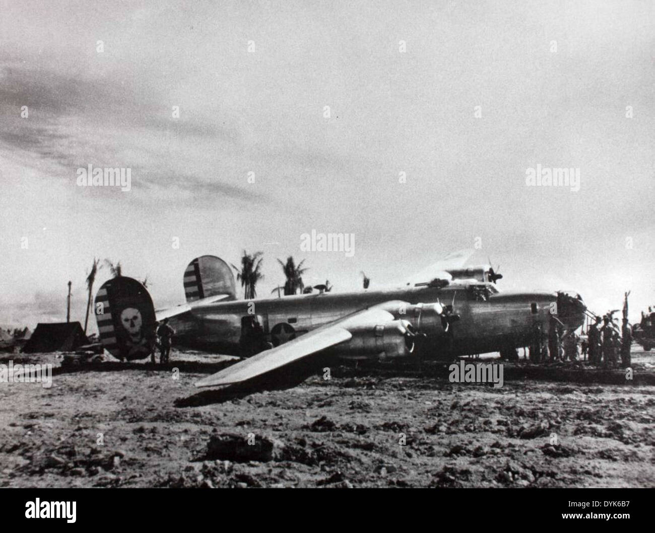 The 90th Bomb Group, known for its 'Jolly Rogers' emblem, was an ...