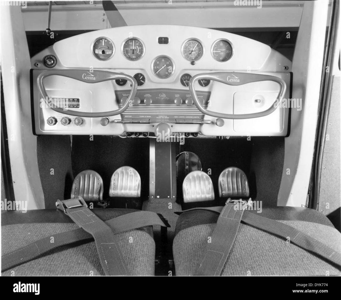 Aircraft instrument Black and White Stock Photos & Images - Alamy
