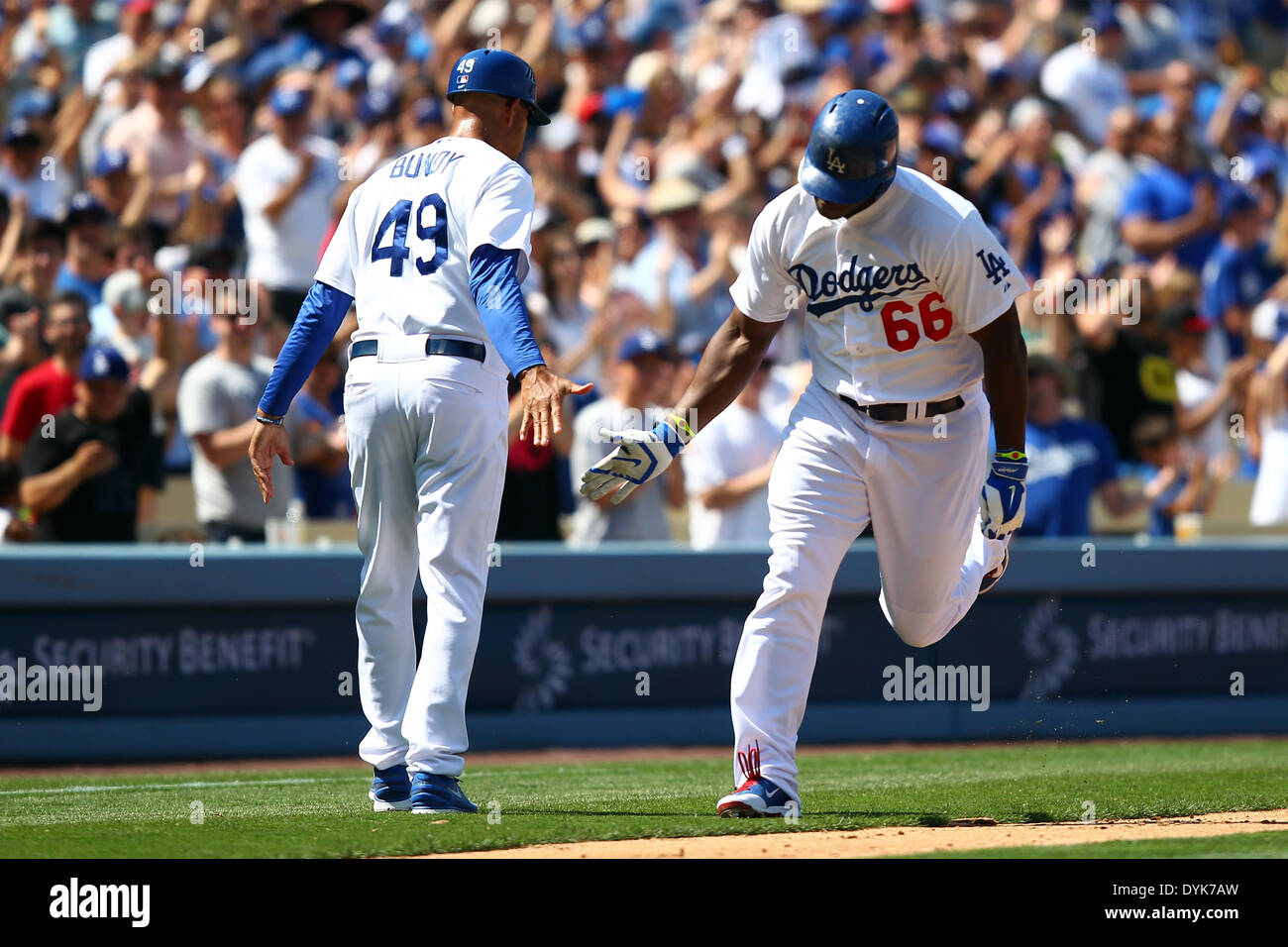 Los angeles dodgers third base coach lorenzo bundy hi-res stock ...