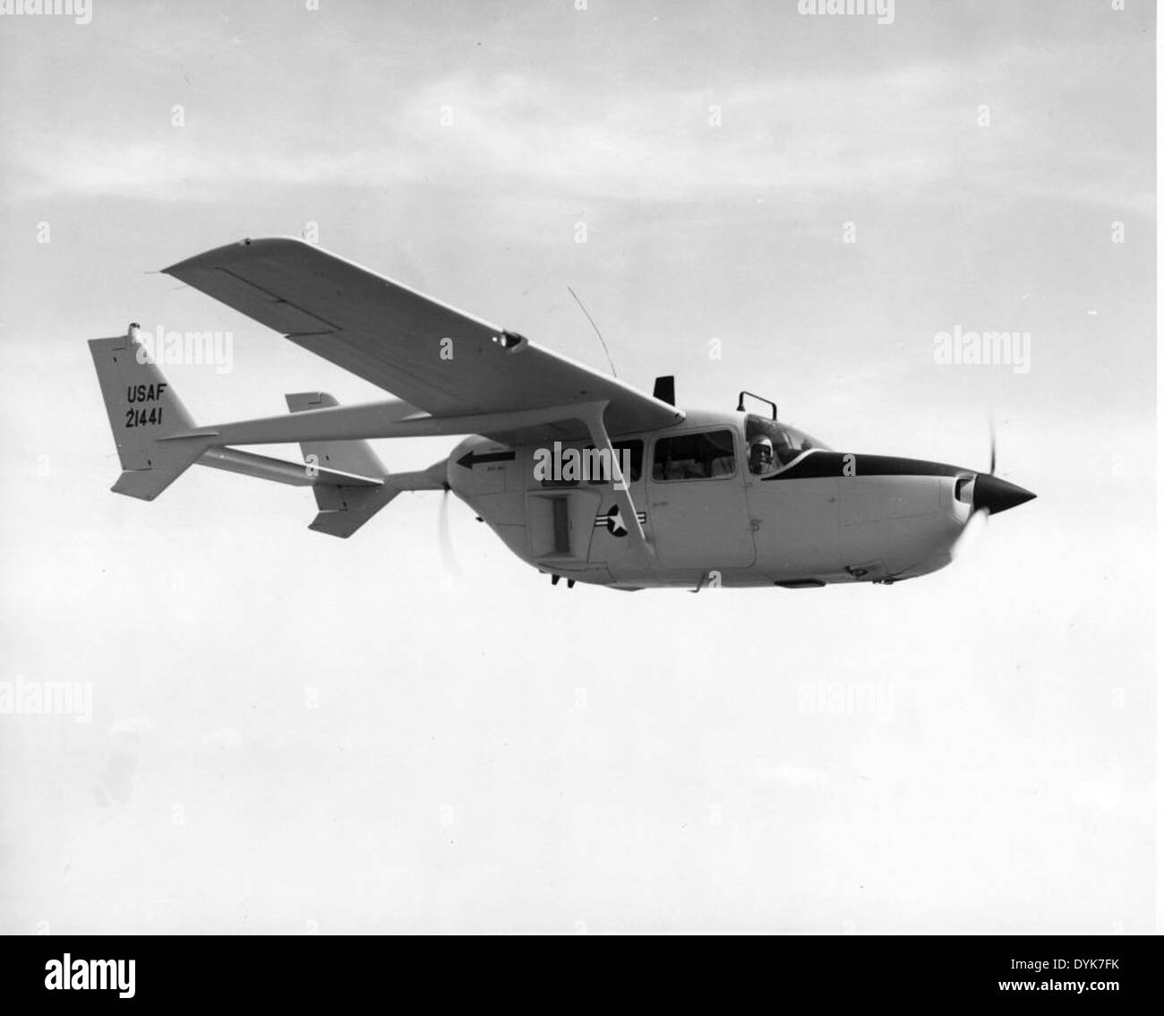 Military airplane flying Black and White Stock Photos & Images - Alamy