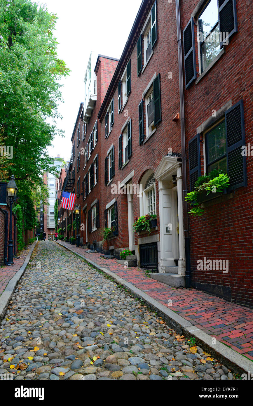 Historic Acorn Street on Beacon Hill in downtown Boston Massachusetts ...