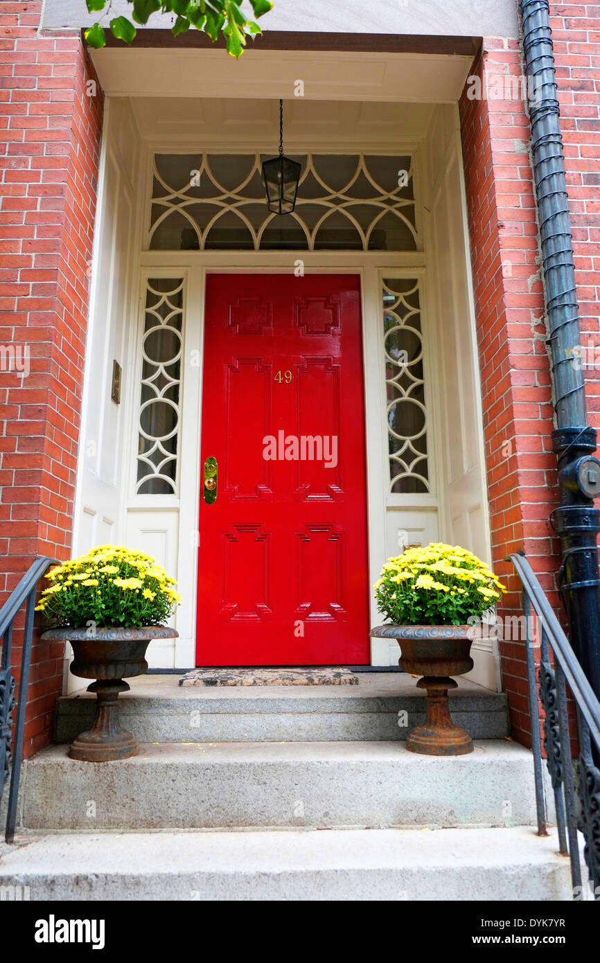 Famous historic Beacon Hill neighborhood in downtown Boston ...