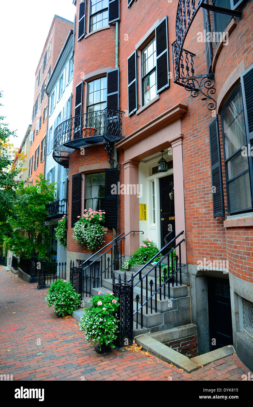 Famous historic Beacon Hill neighborhood in downtown Boston ...