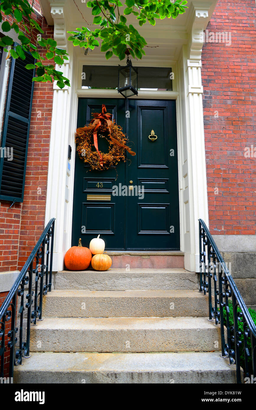 Famous historic Beacon Hill neighborhood in downtown Boston ...