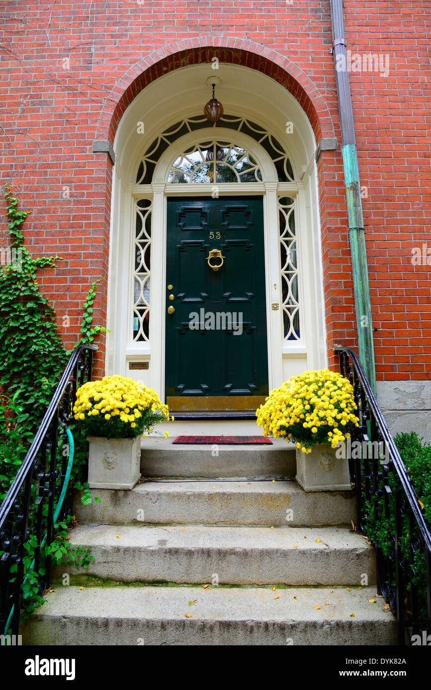 Famous historic Beacon Hill neighborhood in downtown Boston ...