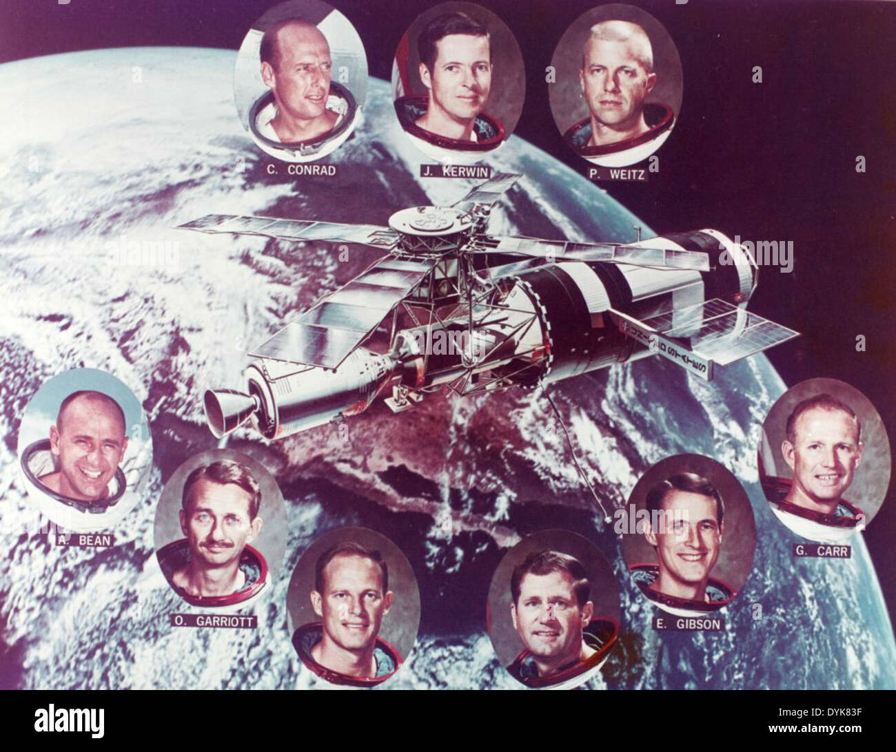 Paul weitz nasa hi-res stock photography and images - Alamy