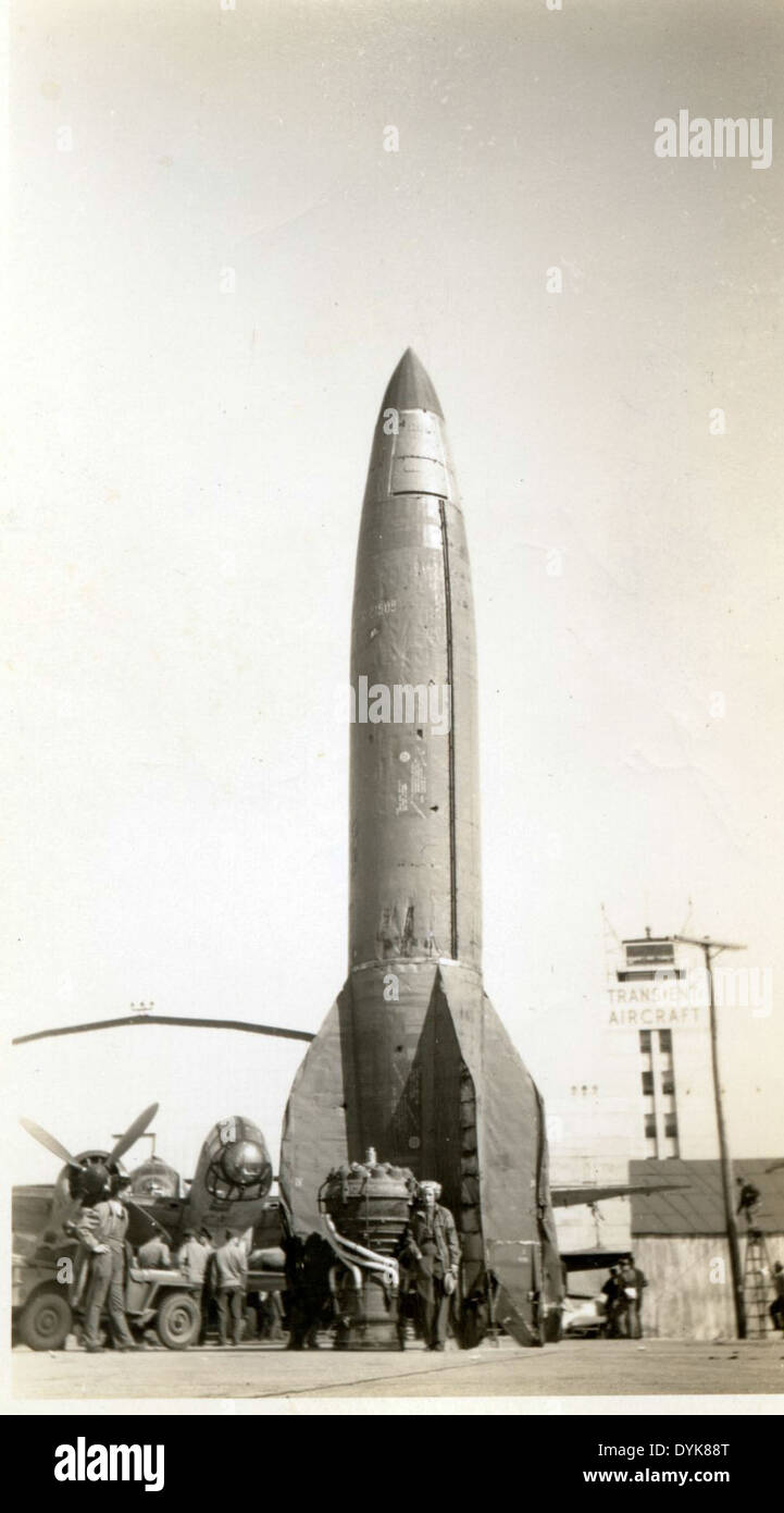 V 2 missile hi-res stock photography and images - Alamy