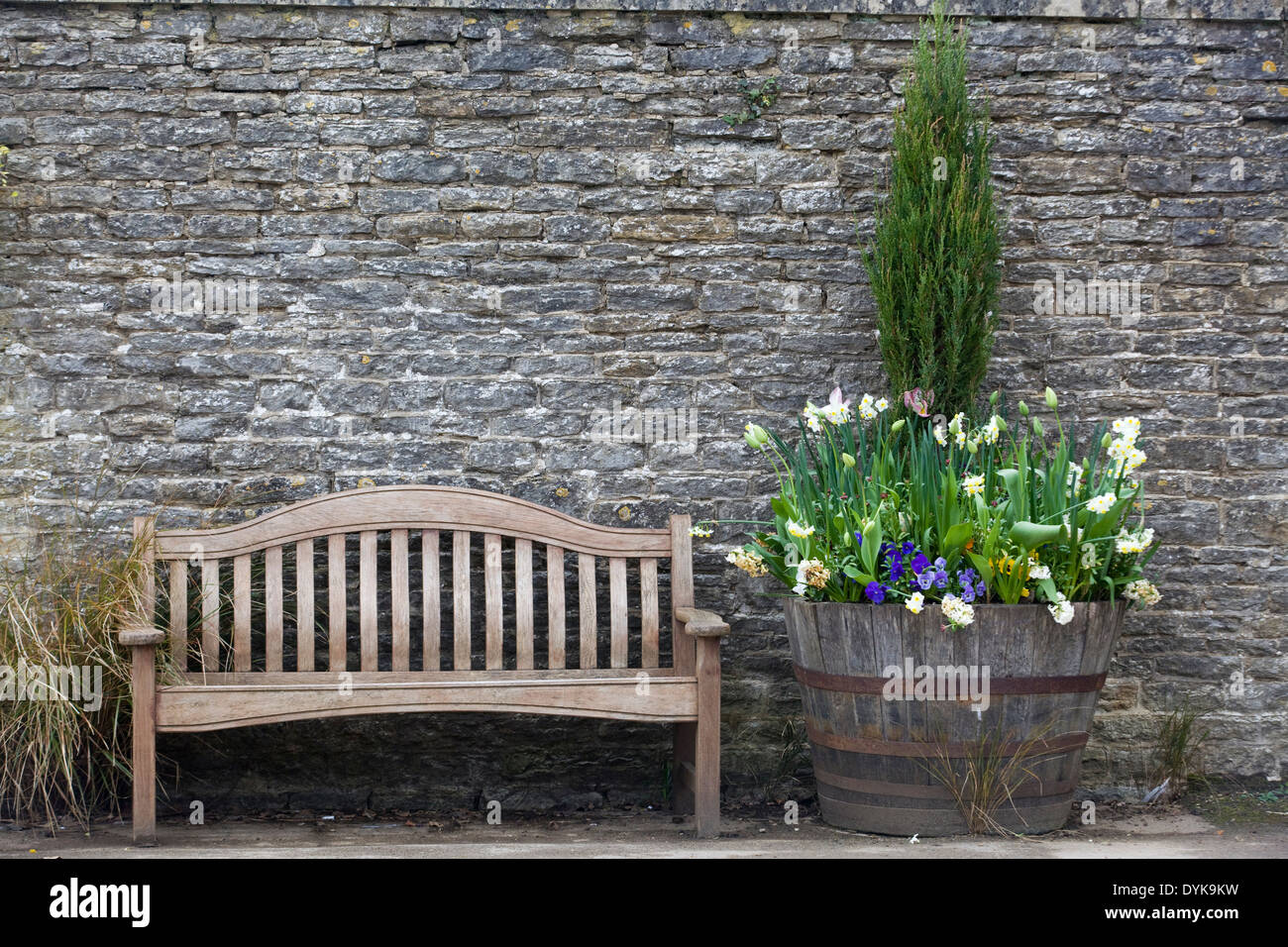 Stone walls stone hedges hi-res stock photography and images - Alamy
