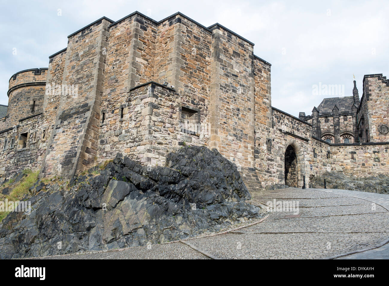 Part of the wall and gate at Edinburgh castle Stock Photo - Alamy