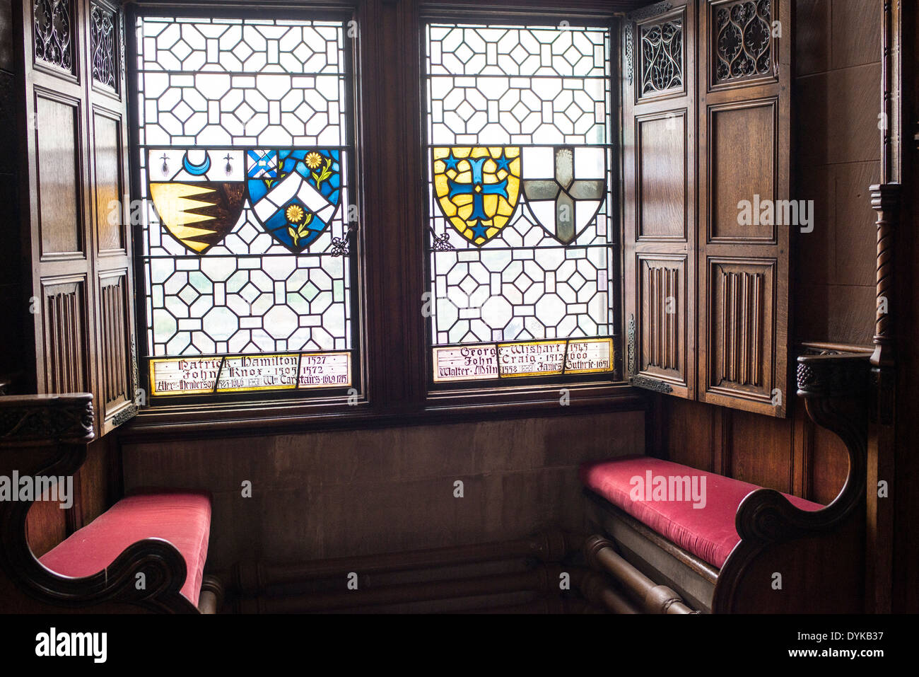 Commemorative window in the chapel at Edinburgh castle Stock Photo - Alamy