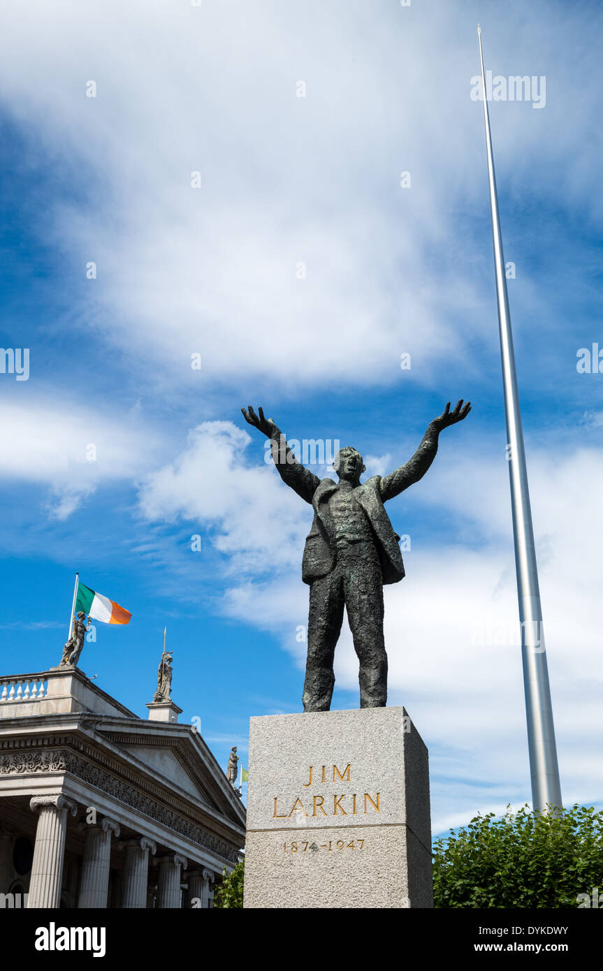 Ireland, Dublin, O'Connel street, the Jim Larkin monument Stock Photo ...