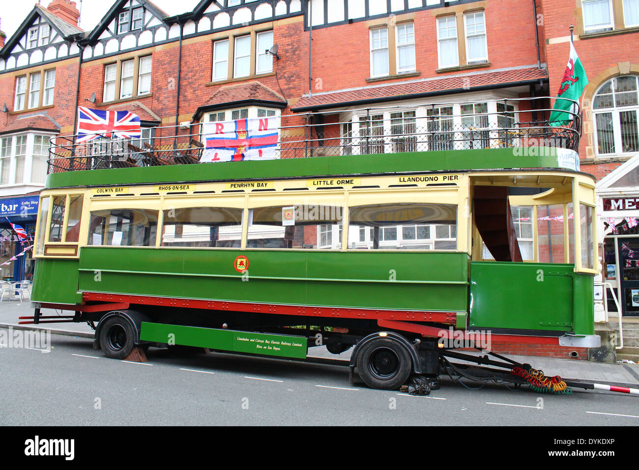 Nostalgia 40s bus,tram Stock Photo - Alamy