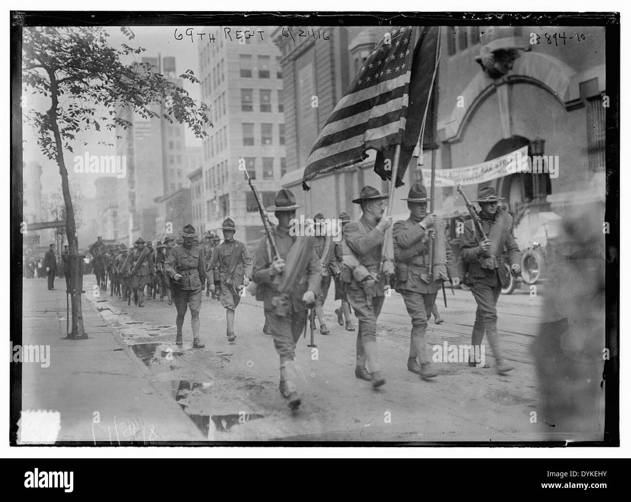 Fighting 69th flag hi-res stock photography and images - Alamy