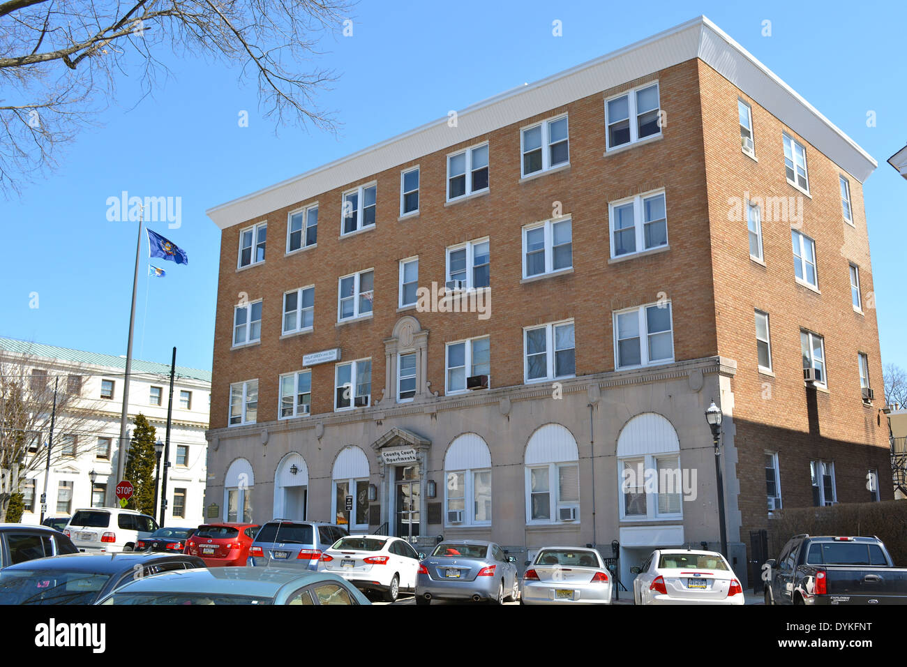 Building at one veterans square hi-res stock photography and images - Alamy