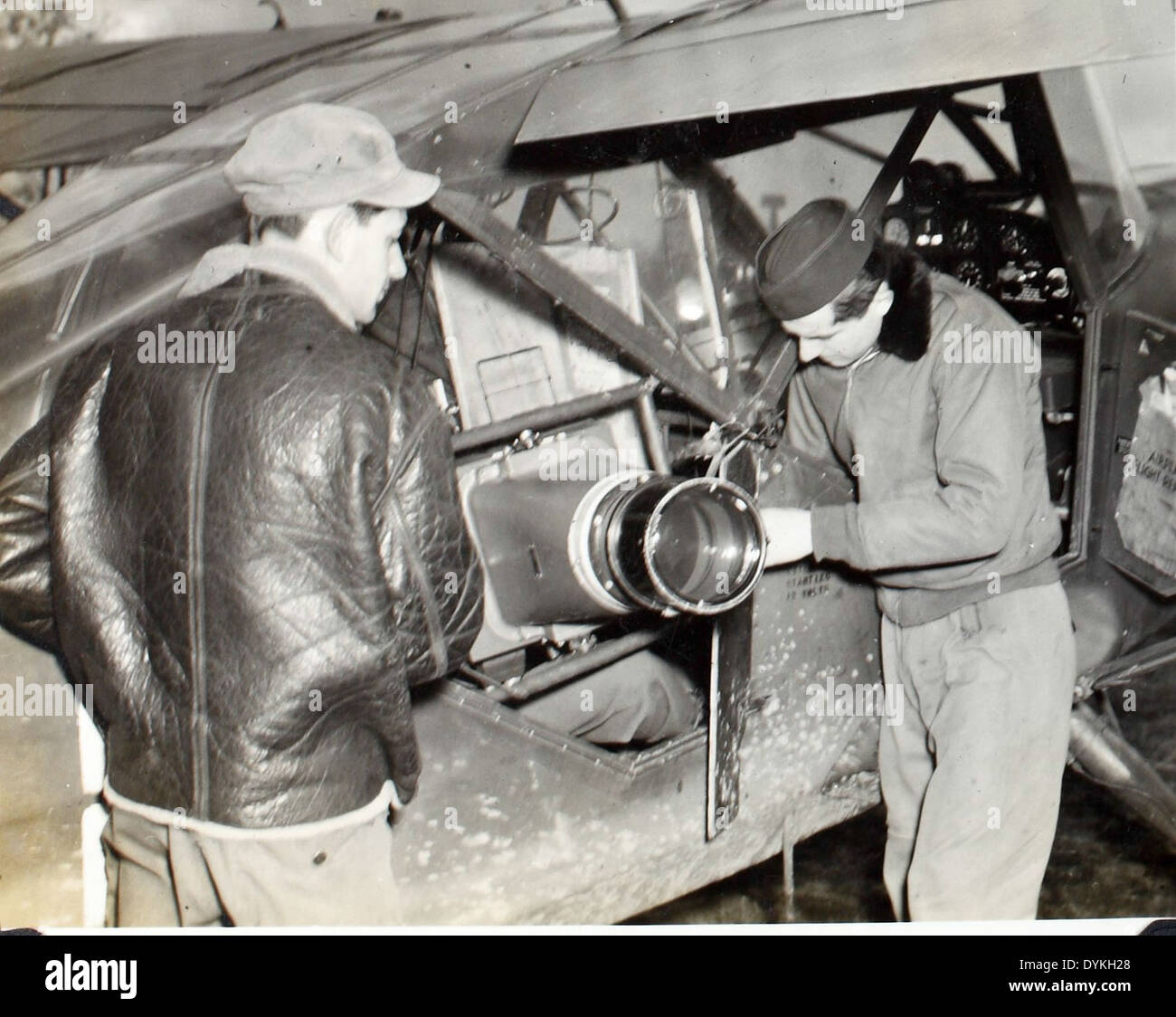 Communication during the war hi-res stock photography and images - Alamy
