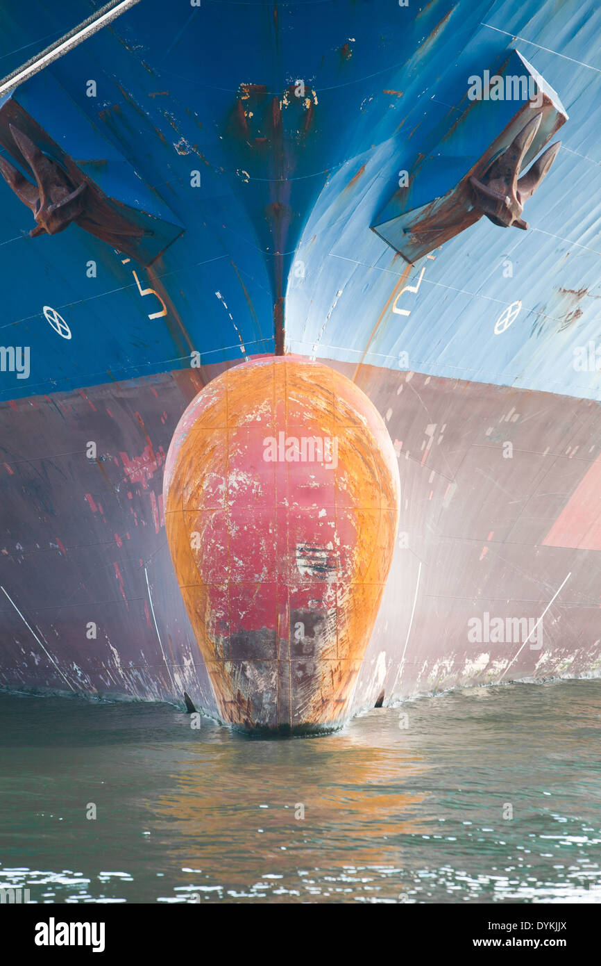 Ship bow design hi-res stock photography and images - Alamy