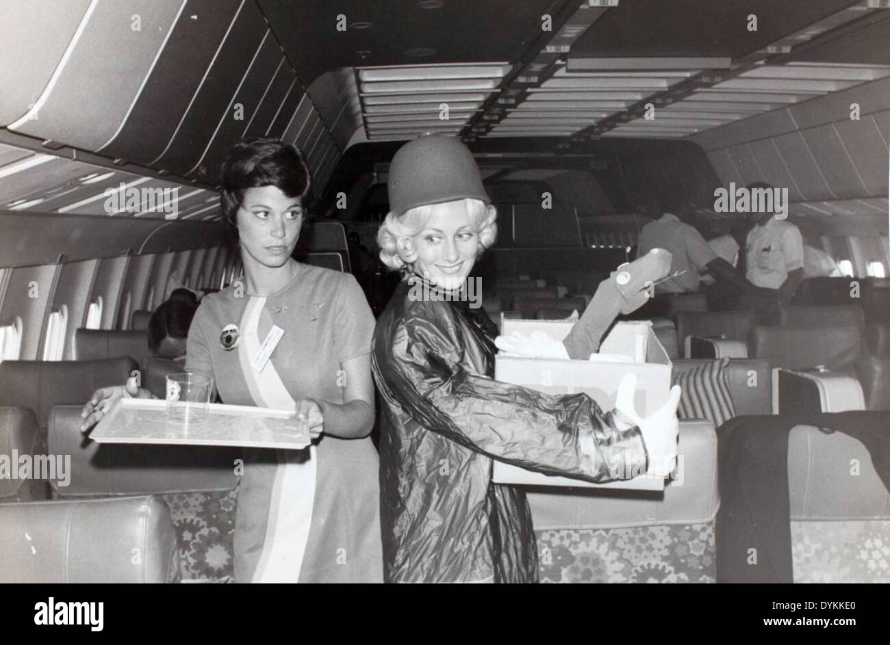 Photograph of a PSA Airlines aircraft, featuring a vintage look at the ...