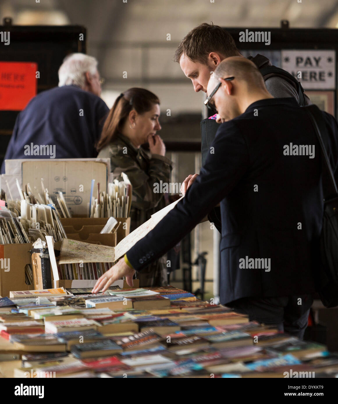 Flipping books hi-res stock photography and images - Alamy