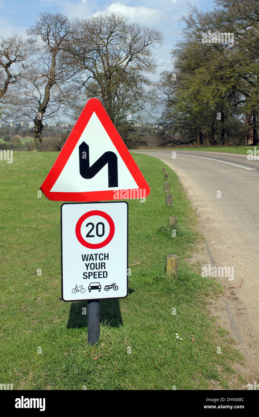 20 mile per hour sign hi-res stock photography and images - Alamy