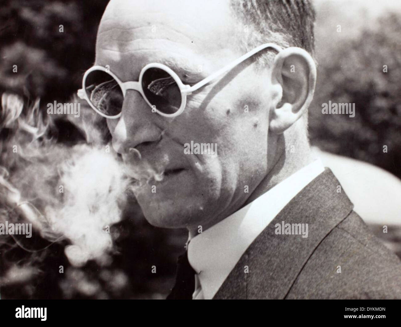 Aircraft smoking hi-res stock photography and images - Alamy